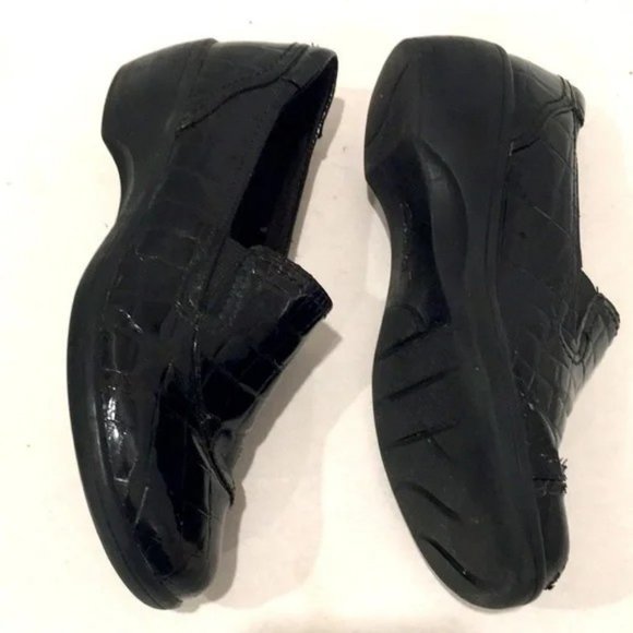 Clarks | Shoes | Clarks Womens Glossy Faux Gator Black Loafer Slip ...